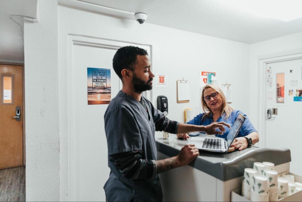 [2025] 50 Arizona Drug Use Facts & Statistics - Axiom Care